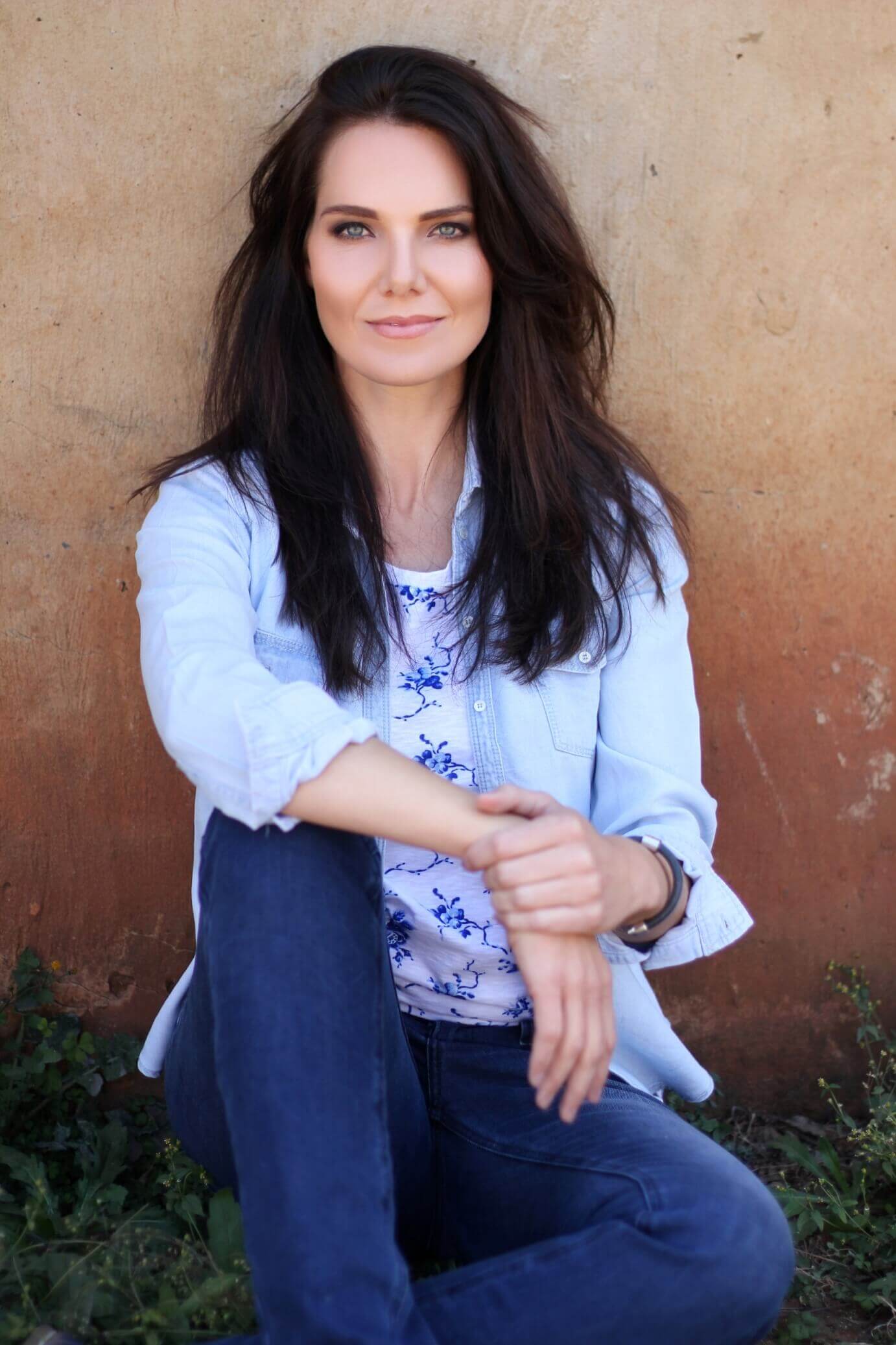 An award-winning television presenter and filmmaker, Bonné de Bod