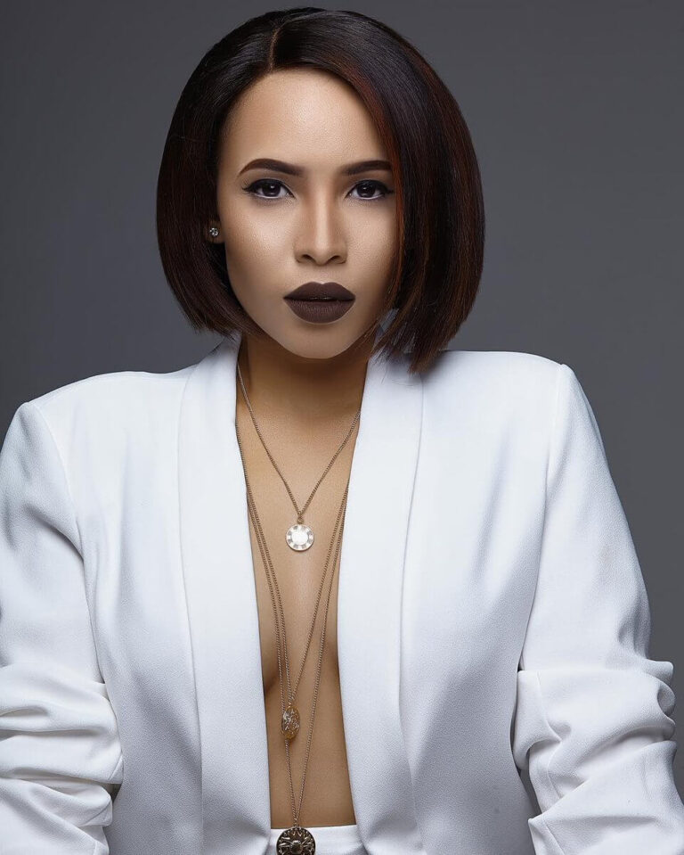 Thuli Phongolo's saucy Instagram images