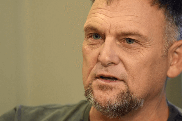 WATCH: Steve Hofmeyr fans burn their DStv decoders