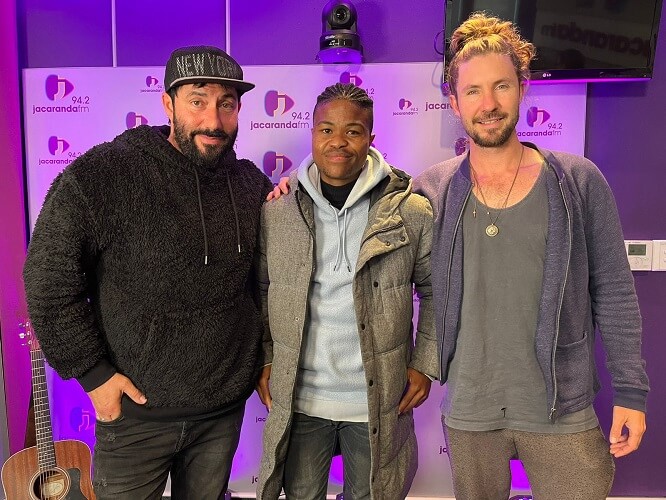 Martin Bester loops in SA mega musician to give aspiring busker from ...