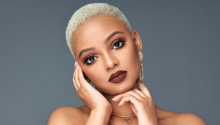 Mihlali Ndamase Biography: Age, Dad, Net Worth, Boyfriend, House, Instagram, Images, Wikipedia